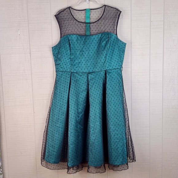 Lindy Bop | Dresses | Lindy Bop Aleena Dress Green Black Swiss Dot Net ...